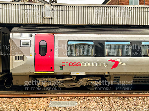 Train operated by the Cross Country rail company 이미지 (2156906330) - 게티이미지뱅크