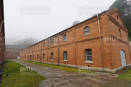 Maizuru Akarenga Park shrouded in morning mist (Maizuru City,Kyoto ...