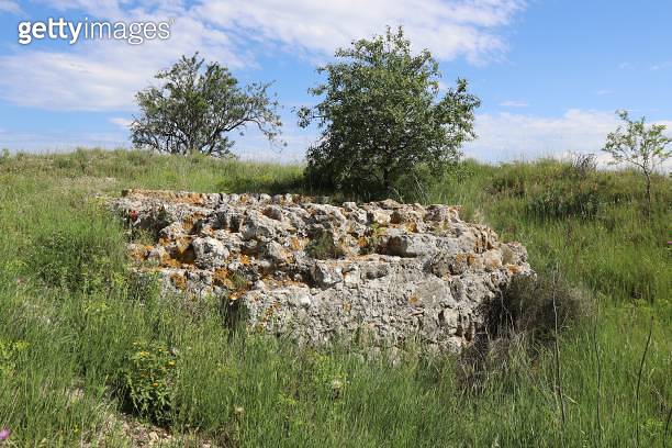 Narbonne - Montlaures roman oppidum 이미지 (2154396783) - 게티이미지뱅크