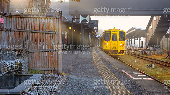 The Yellow One Man Diesel Car in Yufuin, Oita, jpan (2155590672) - 게티이미지뱅크