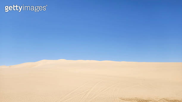 Cold sand dunes in the morning in Namibia 이미지 (2149906190) - 게티이미지뱅크