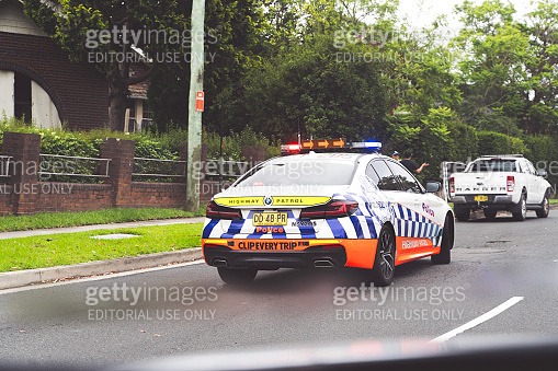 Police and Fire brigade arrive at a car accident 이미지 (1915681888) - 게티이미지뱅크