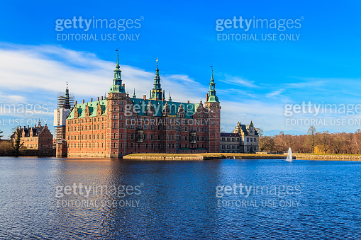 View of Frederiksborg castle in Hillerod, Denmark 이미지 (2162332653) - 게티 ...