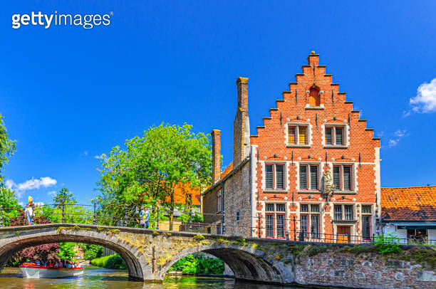 Beguinage Bridge Begijnhofbrug across Bakkersrei water canal of Reie ...