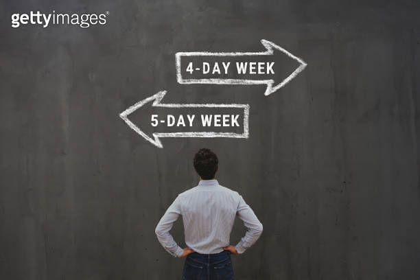 4-day work week vs 5 day workweek concept (2158292901) - 게티이미지뱅크