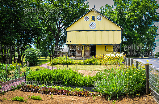Yellow Barn at the Mascot Roller Mill 이미지 (2161471967) - 게티이미지뱅크