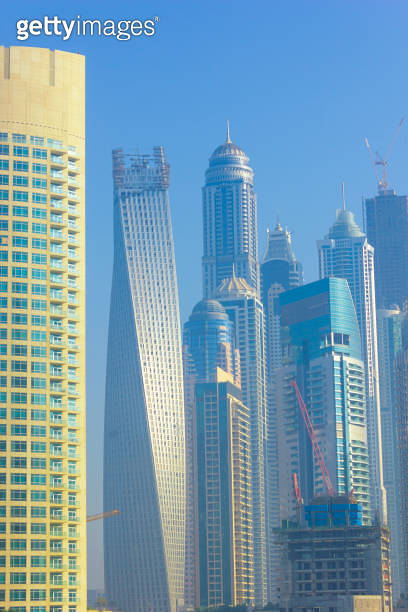 High rise buildings and streets in Dubai, UAE 이미지 (2080602778) - 게티이미지뱅크
